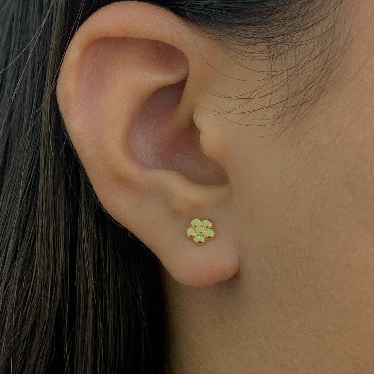 Topos Flor Oro amarillo 18k 0,60 Gr / 6,2 mm * – Tres Cruces Oro 18K