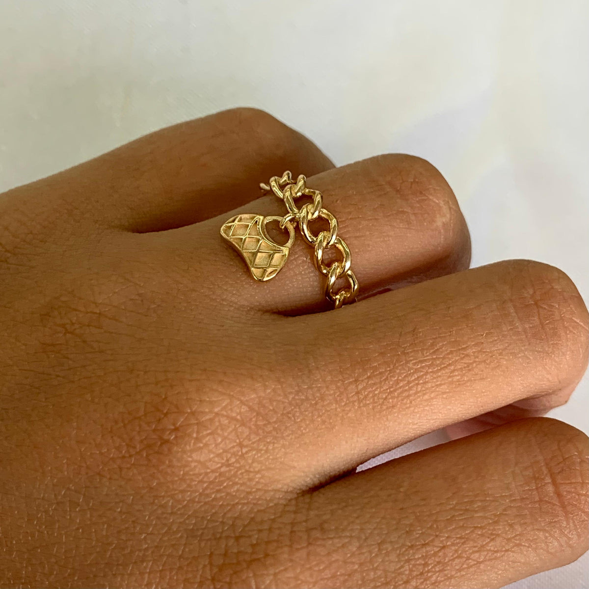 Anillo Cubano Dije Bolso Oro amarillo 18k / Talla 7 1/4 / 2,48 Gr ...