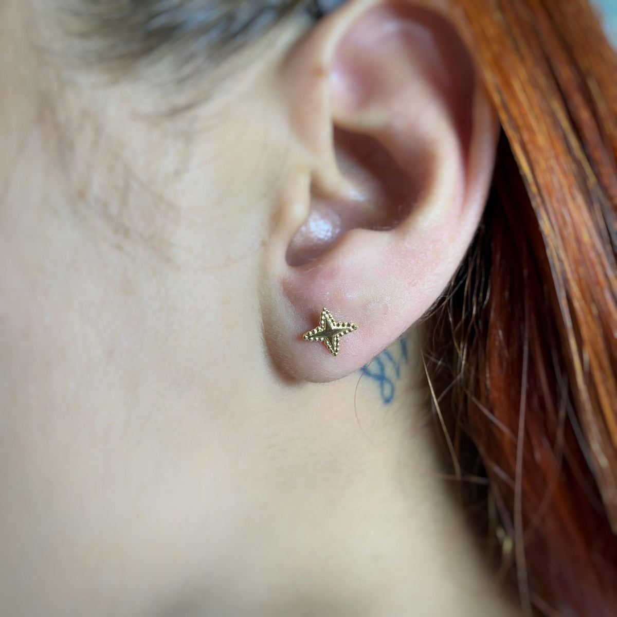Topos Estrella Borde Diamantado Oro amarillo 18k 0,74 Gr / 5,7 mm ...